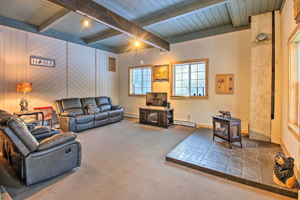 Inviting Countryside Home: 4 Mi To Long Lake! - Maine