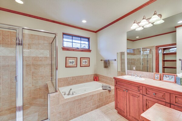 Cozy Avon Retreat W/ Private Deck & Pool Access! - Sylvan Lake State Park, Eagle