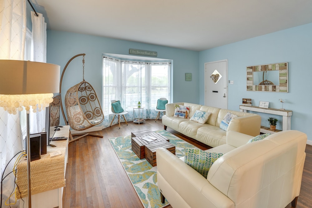 Vintage Corpus Christi Home - 2 Blocks From Beach! - Texas