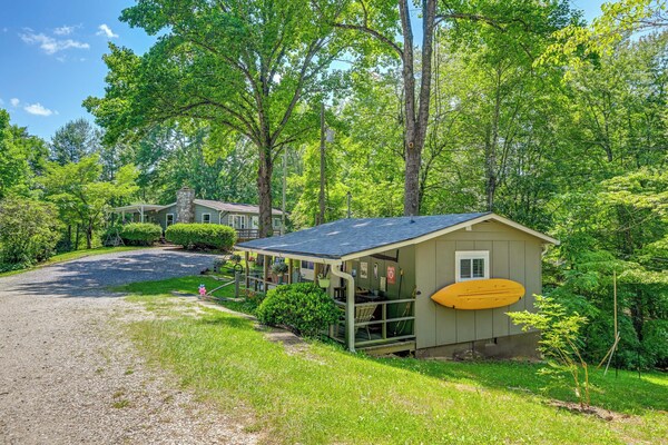 Shared Hot Tub & Fire Pit: Tranquil Whittier Gem! - Sylva, NC