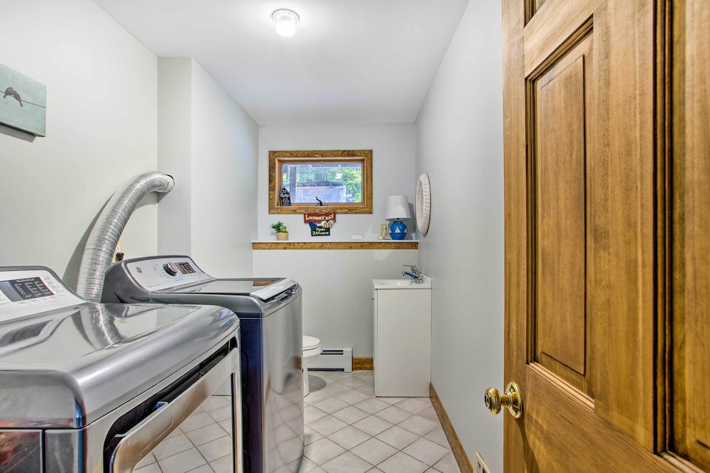 Pet-friendly Gilford Home: 3 Mi To Gunstock & Lake - Gilford, NH