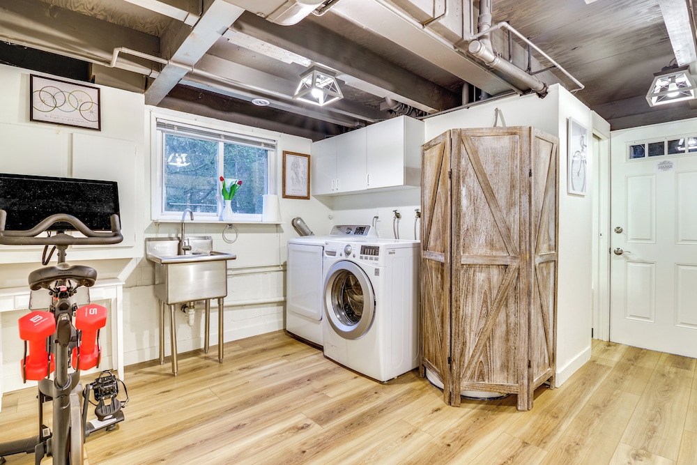 Classic Woodinville Wine Country Escape! - Kirkland, WA