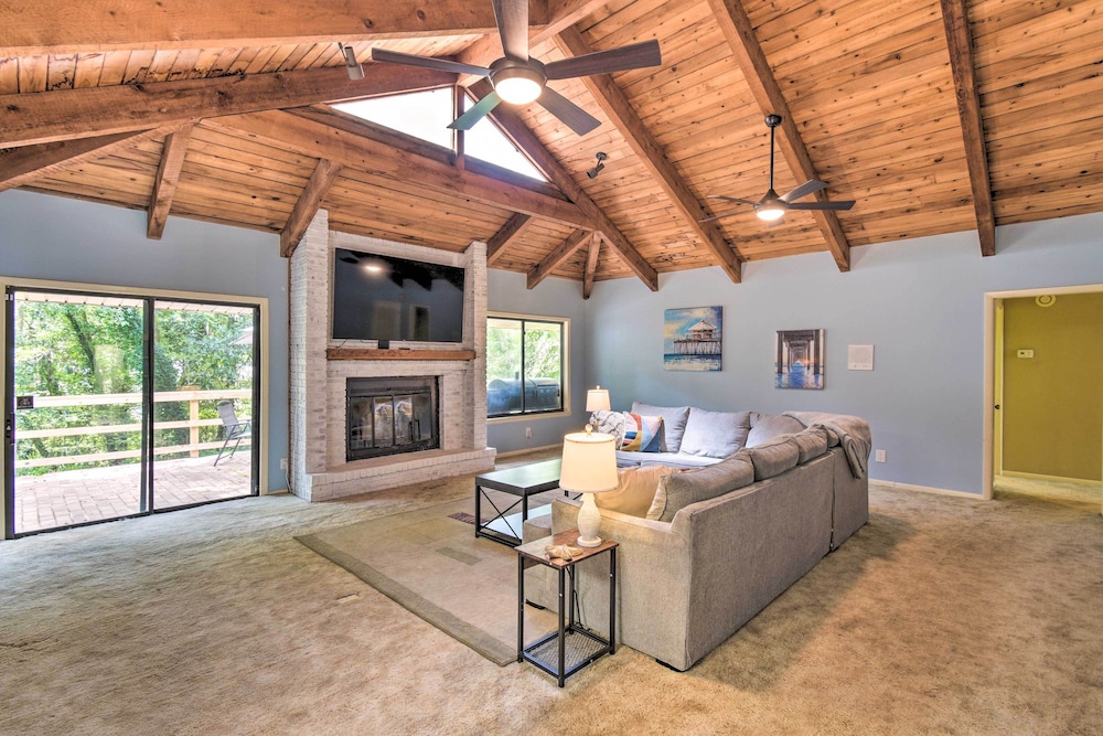 Jacksonville Home On 1 Acre ~ 6 Mi To Beach! - Jacksonville, FL