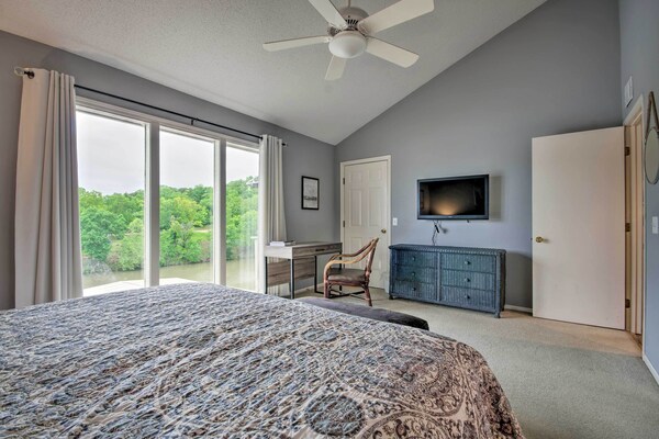 2 Mi To Margaritaville Resort: Lake-view Retreat! - Lake Ozark, MO