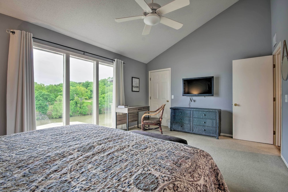2 Mi To Margaritaville Resort: Lake-view Retreat! - Lake Ozark, MO