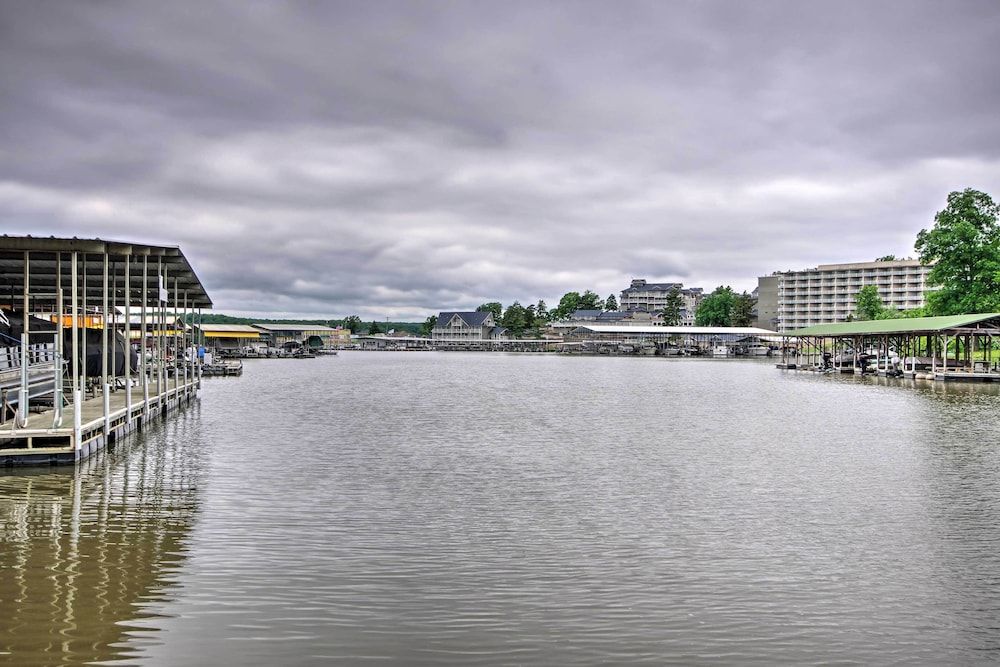 2 Mi To Margaritaville Resort: Lake-view Retreat! - Lake Ozark, MO