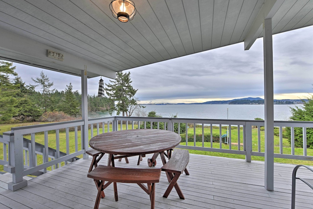 Bayfront Home - Take Ferry To The San Juan Islands - Anacortes, WA