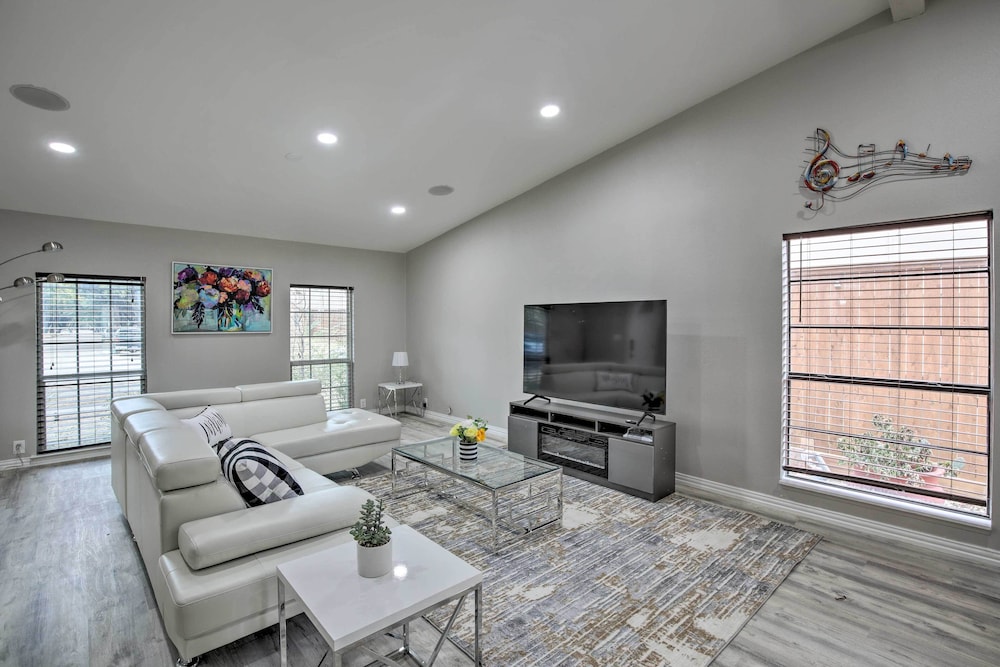 16 Mi To Lake Ray Hubbard: Garland Family Home - Garland, TX