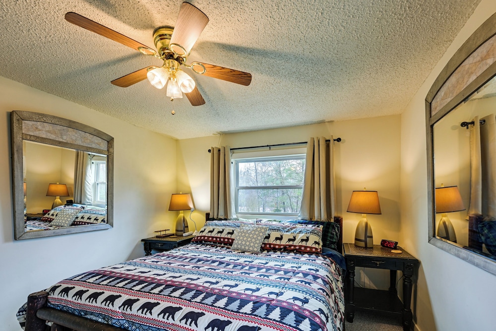 Private Hot Tub & Covered Deck: Cozy Whittier Gem - Cherokee, NC