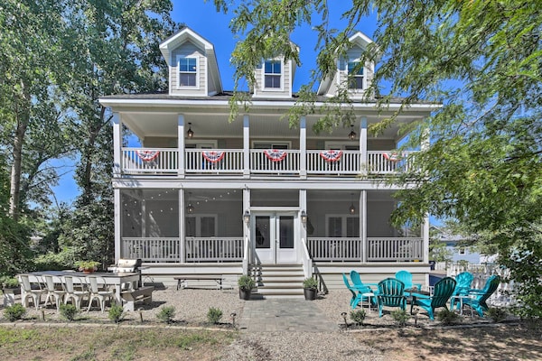 Bright & Airy Home: Chef's Kitchen & Pro Decor! - LaPorte County, IN