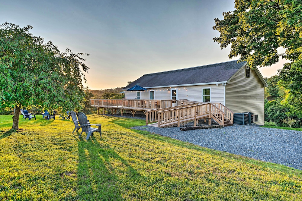 Deck & Game Room: Home In Pennsylvania Countryside - Pillow, PA