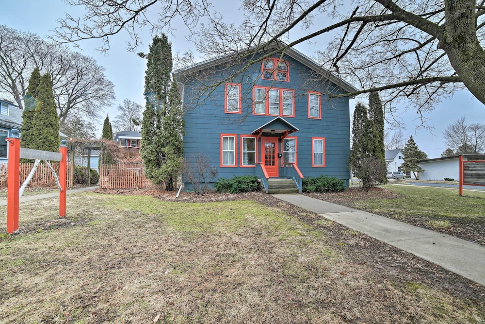 Walk To Waterfront: Dtwn Sturgeon Bay Retreat! - Sturgeon Bay, WI