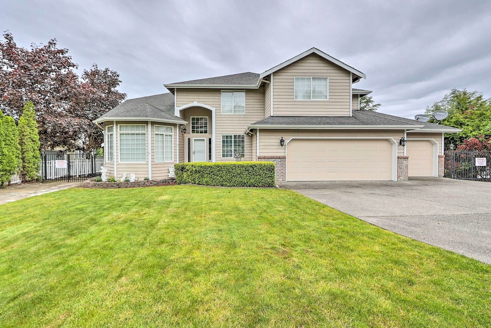 Spacious Kent Home: Great For Large Families! - Renton, WA