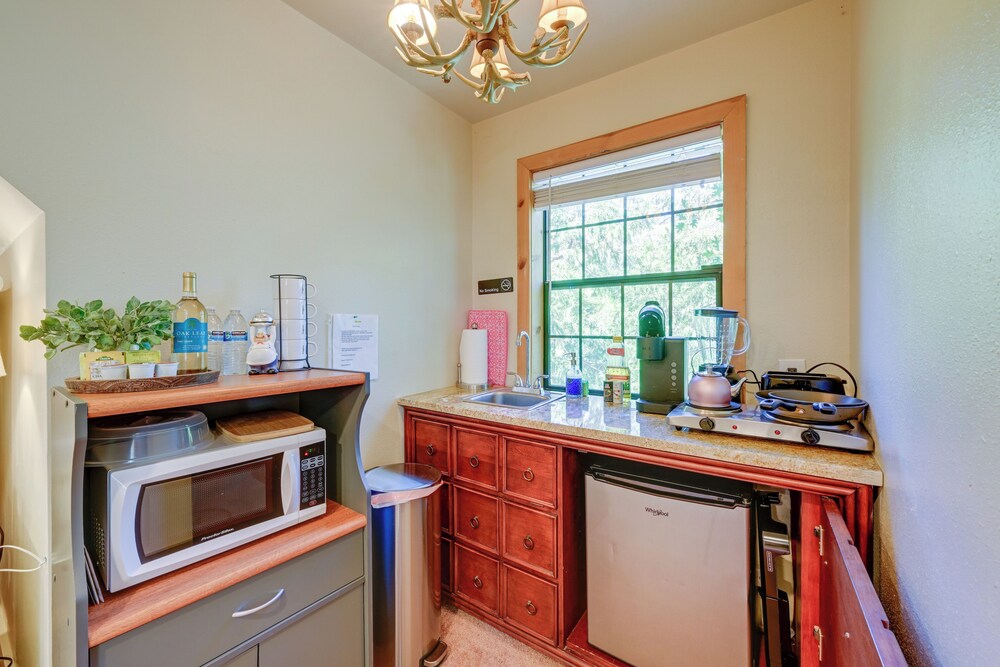 'Lakeside Bear Lodge' Studio: 9 Mi To Bass Lake! - North Fork, CA