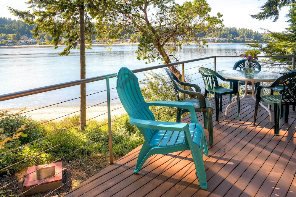 Waterfront Bainbridge Island Home: Stunning Views! - Bainbridge Island, WA