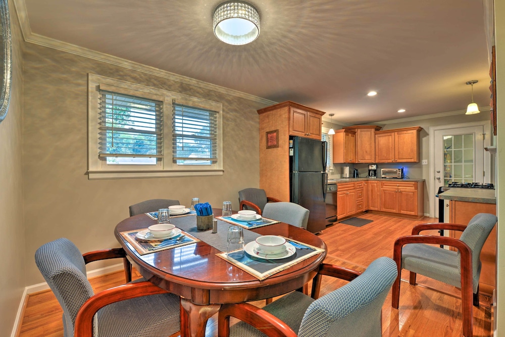 Charlotte Area Home W/ Patio - 6 Miles To Downtown - Charlotte, NC