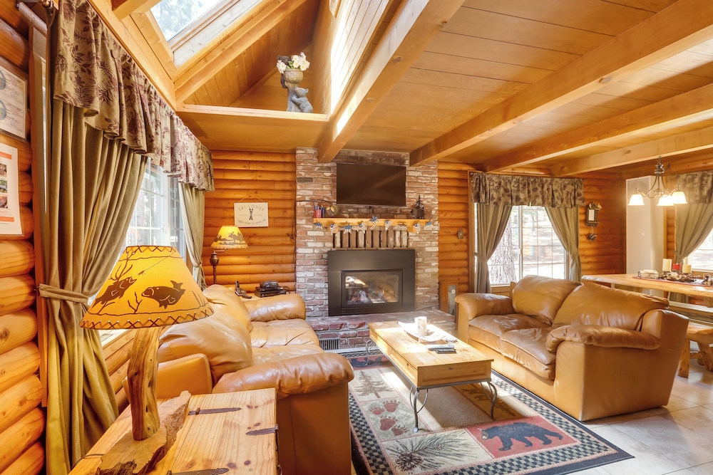 Authentic Log Cabin W/ Hot Tub In South Lake Tahoe - Lake Tahoe