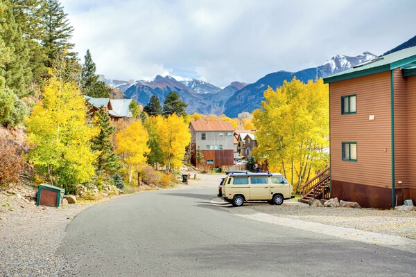 Cozy Telluride Condo Near Ski Resort & Hiking - Telluride, CO
