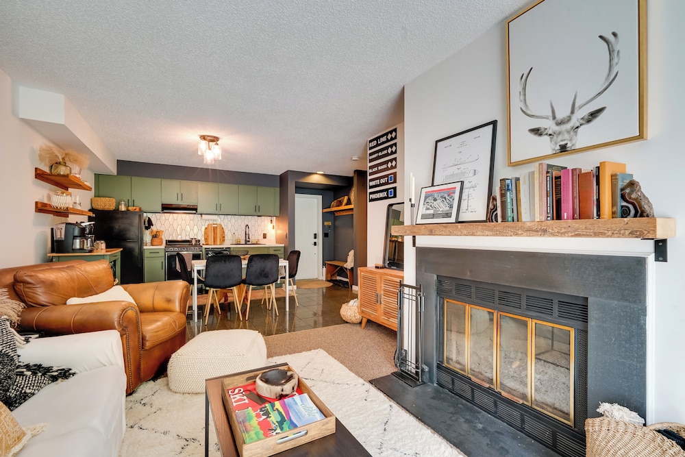 Ski-in/ski-out Magic Mountain Condo W/ Deck! - Jamaica, VT