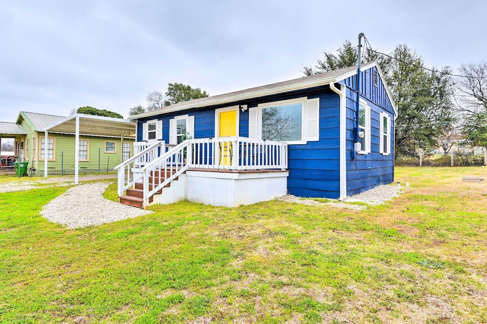 Lake Granbury Getaway ~ 1 Block To Waterfront - Cleburne State Park, Cleburne