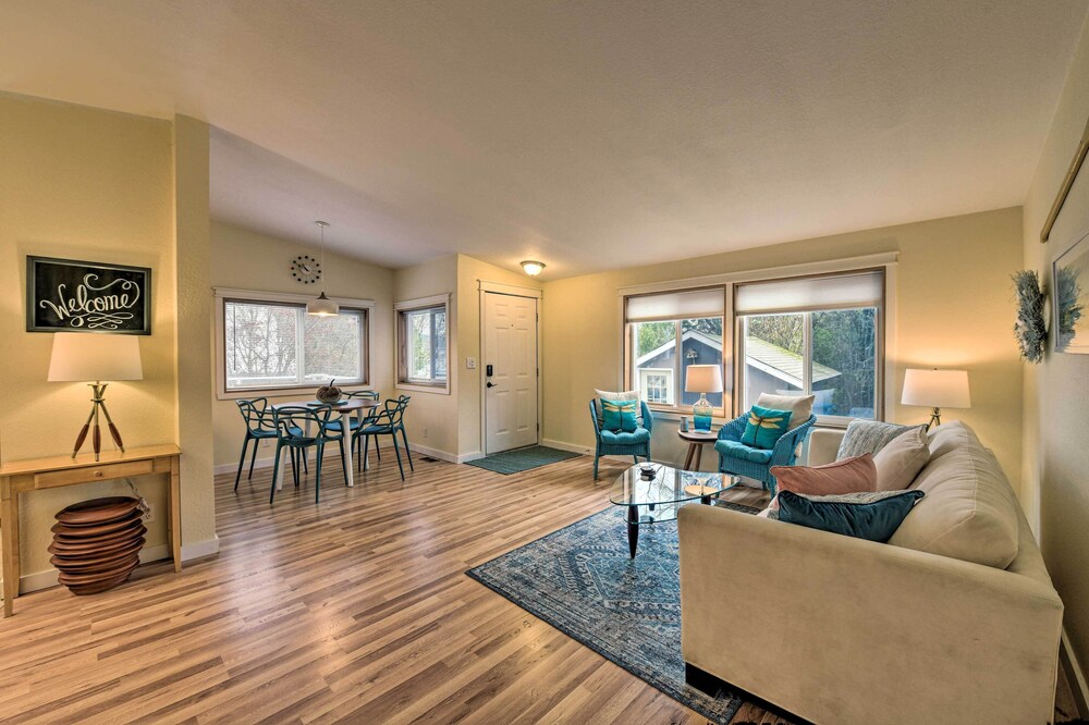 Cute Cottage W/ Deck Walk 115 Ft To Brewery & Cafe - Poulsbo, WA