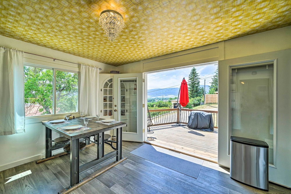 Yellowstone Country Family Home W/ View & Hot Tub - Livingston, MT