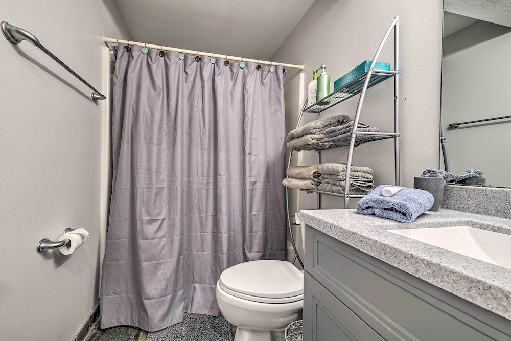 Downtown Grand Haven Apt < 1 Mi To Lake Michigan - Grand Haven, MI