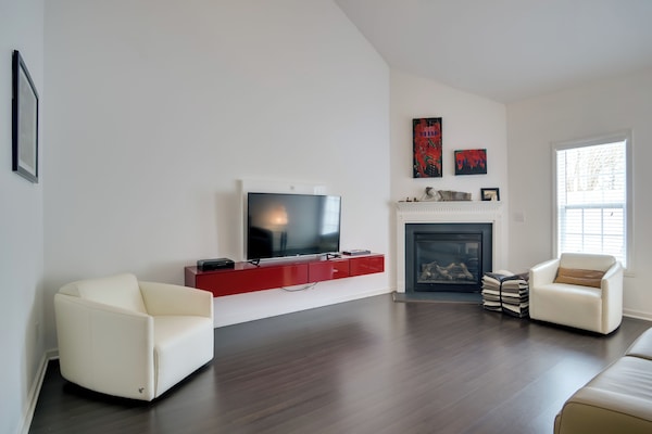 Inviting High Point Townhome With Patio + Privacy! - High Point