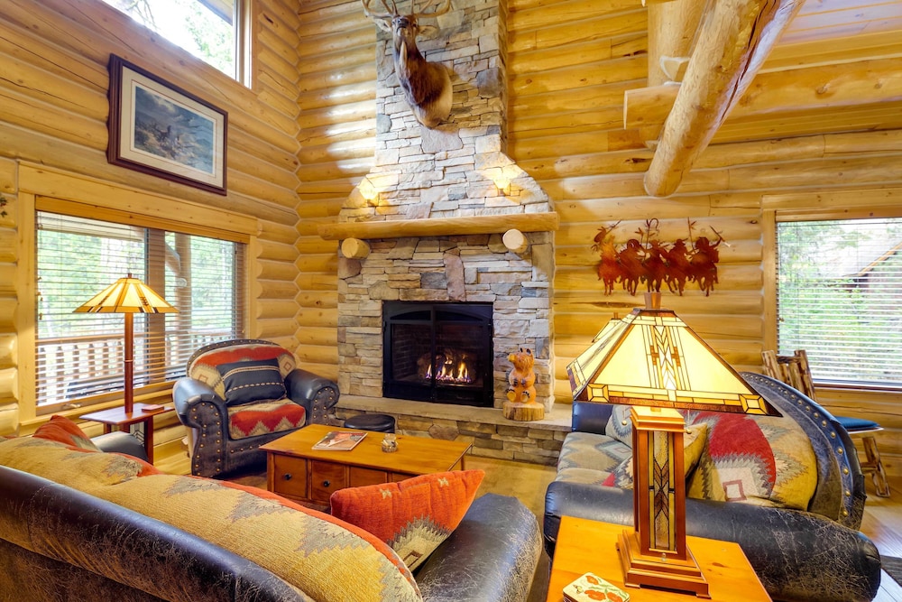 Exquisite Mccall Log Cabin - Walk To Payette Lake! - McCall, ID