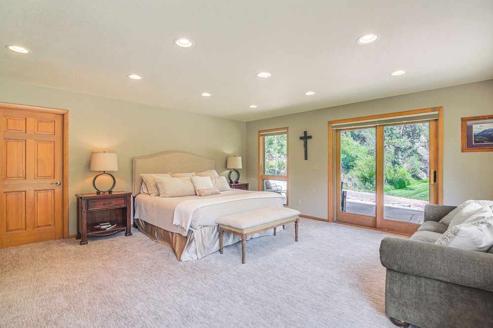 Stunning Mtn Views, Private Stream: Evergreen Gem! - Evergreen, CO