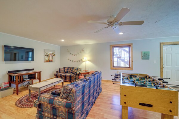 Game Room + Mtn Views: Banner Elk Cabin - Watauga Lake, TN