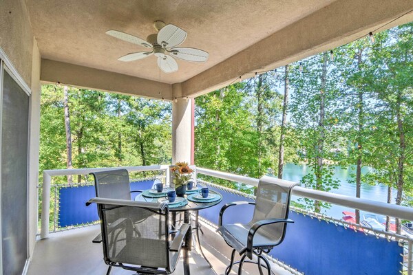 Views, Pools & Marina: Lake Keowee Condo! - Lake Keowee, SC