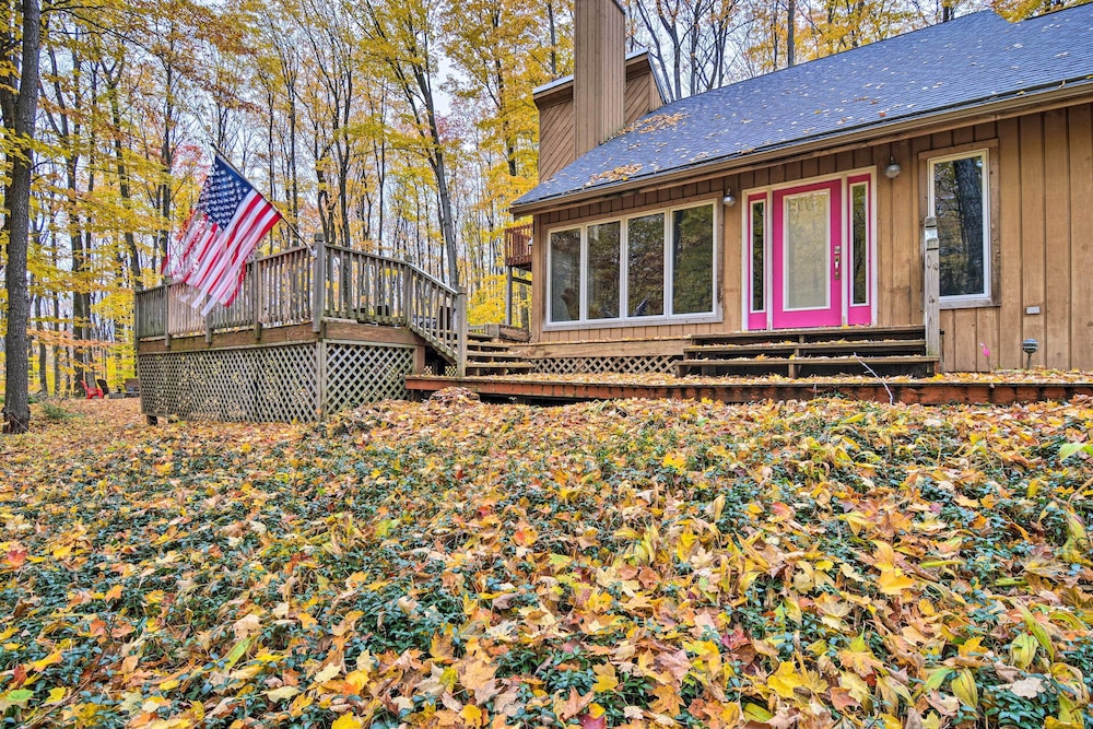 Family Escape - Near Little Traverse Wheelway - Petoskey, MI