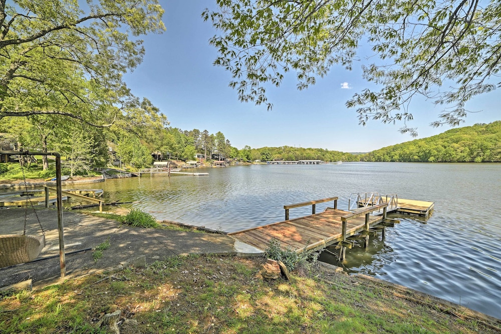 Harrison Lakefront Cottage W/ Private Dock! - Harrison, TN