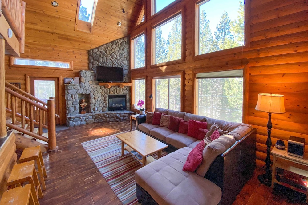 Home W/ Indoor Pool In South Lake Tahoe! - South Lake Tahoe, CA