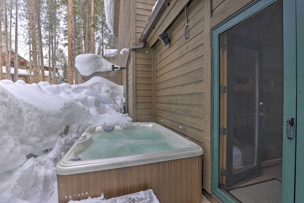 Ski-in/out Breckenridge Gem W/ Hot Tub! - Breckenridge, CO