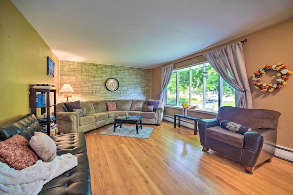 Albany Home W/ Fenced Yard & Patio - Pets Welcome! - Albany, NY