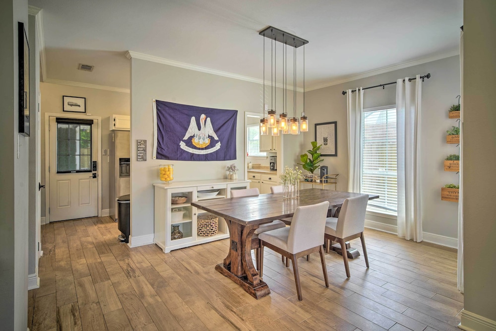 Baton Rouge Game Day House W/ Chic Yard Space - Baton Rouge, LA