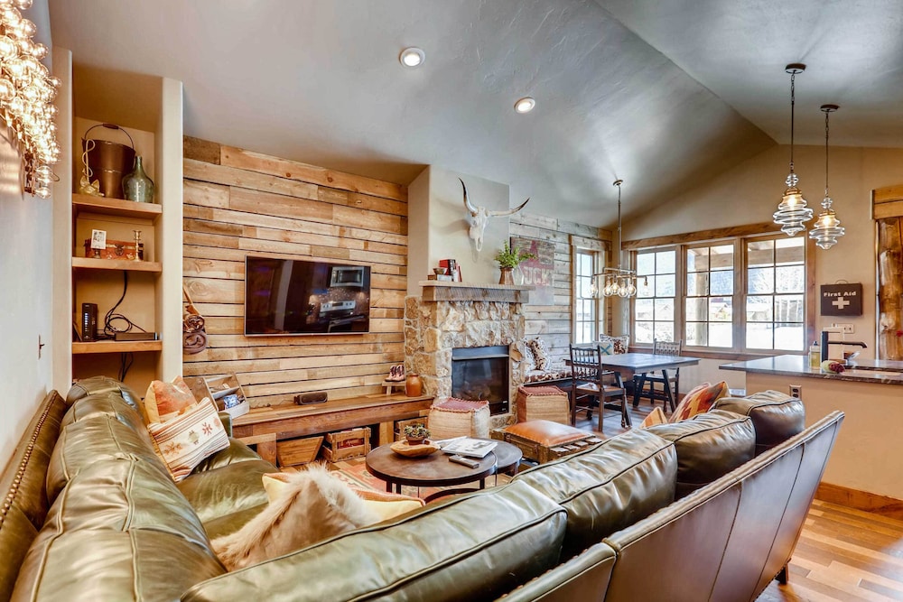 2 Blocks To Grand Lake: Updated Western Cabin! - Grand Lake, CO
