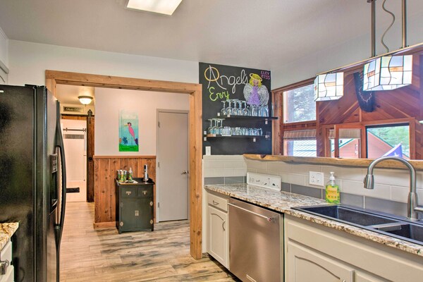 Angel Fire Cabin: Hot Tub, Fire Pit & Trail Access - Coyote Creek State Park, Guadalupita