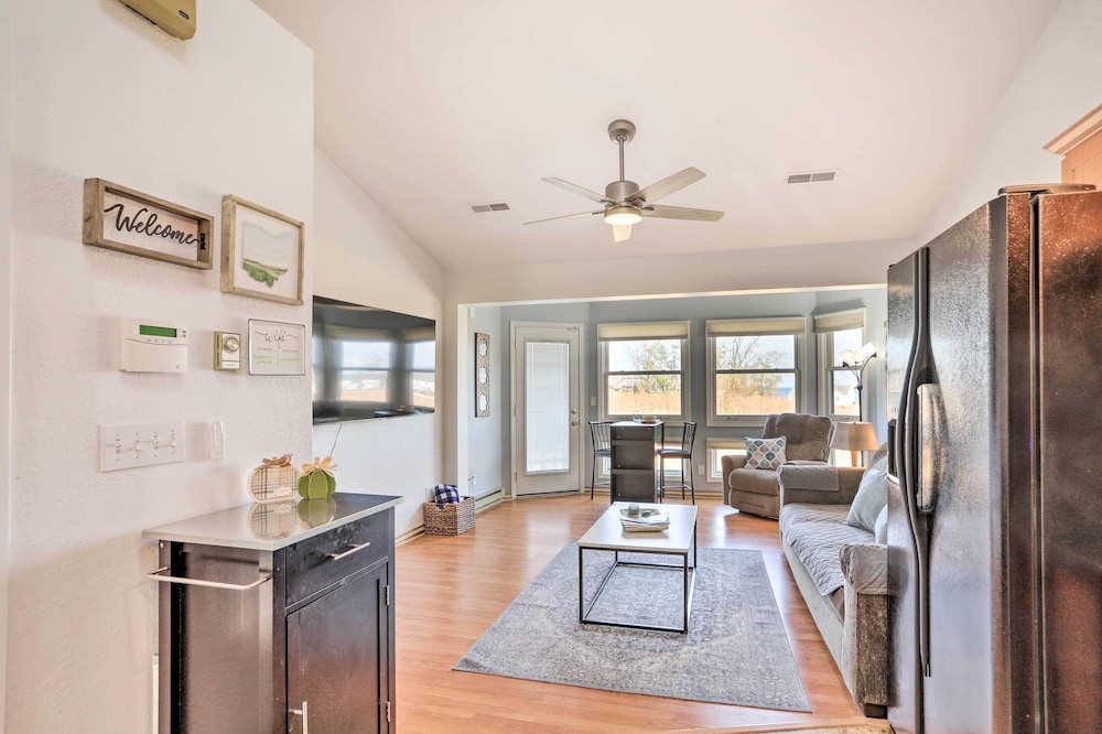 Quaint Couple's Escape: Pool, Near Lake Erie! - Lake Erie, PA