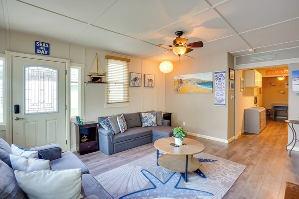 Steps To Beach & Bites: Catalina Island Retreat! - Avalon, CA