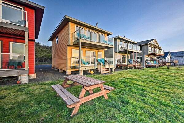 Sanderling Sea Cottages, Unit 9 With Ocean Views! - Yachats, OR