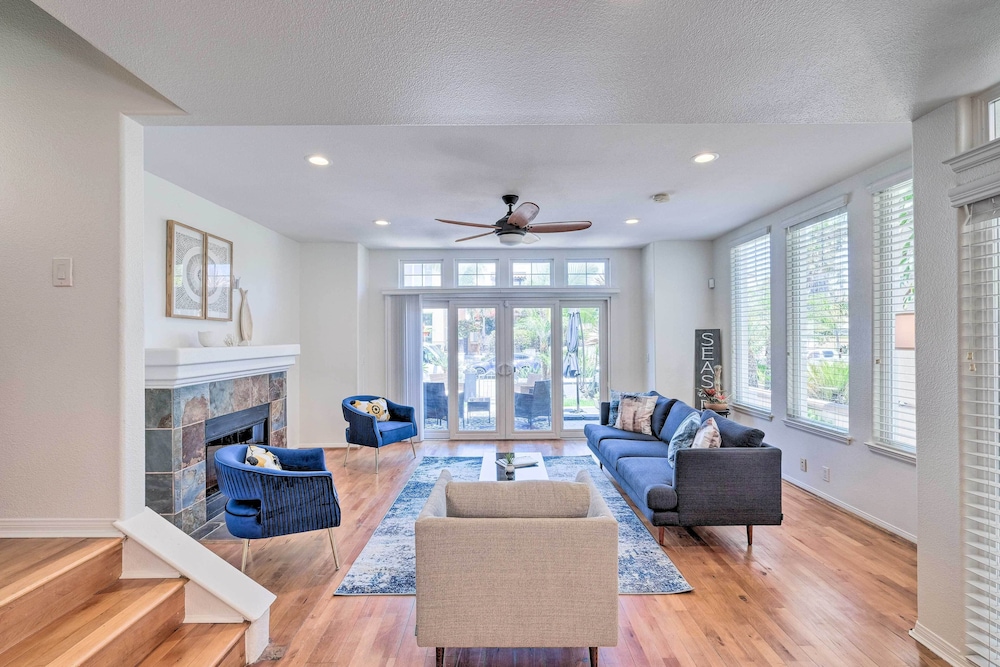 Oceanside Home W/ Rooftop Patio - Steps To Beach! - Oceanside, Californie