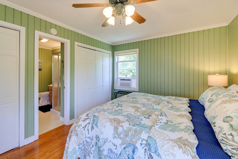 Waterfront Crystal Coast Vacation Rental w/ Deck! - Marshallberg | Vrbo