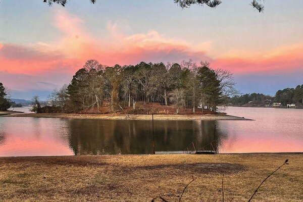 Waterfront Home W/ Dock > 3 Mi To Oaklawn Racing! - Hot Springs, AR