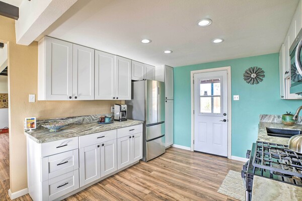 Pet-friendly Home W/ Patios & Private Hot Tub! - Joshua Tree National Park