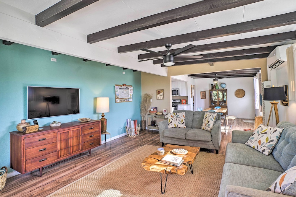 Pet-friendly Home W/ Patios & Private Hot Tub! - Joshua Tree National Park