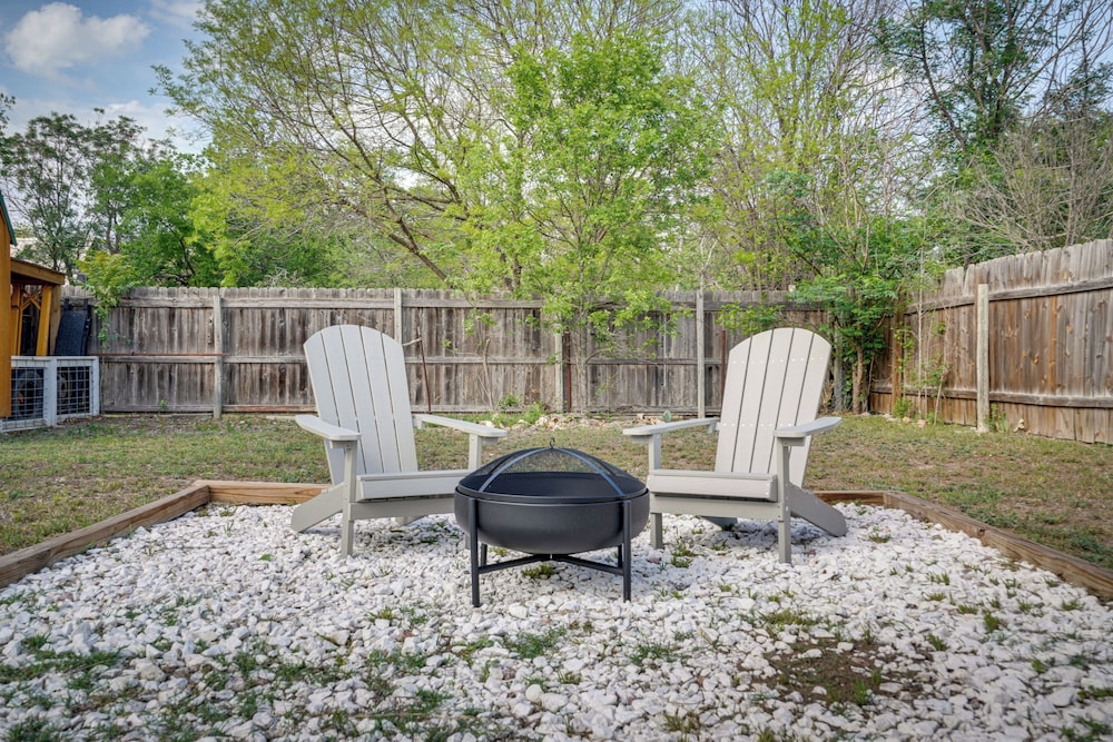 Kerrville Vacation Rental Across From River Trail! - Kerrville, TX