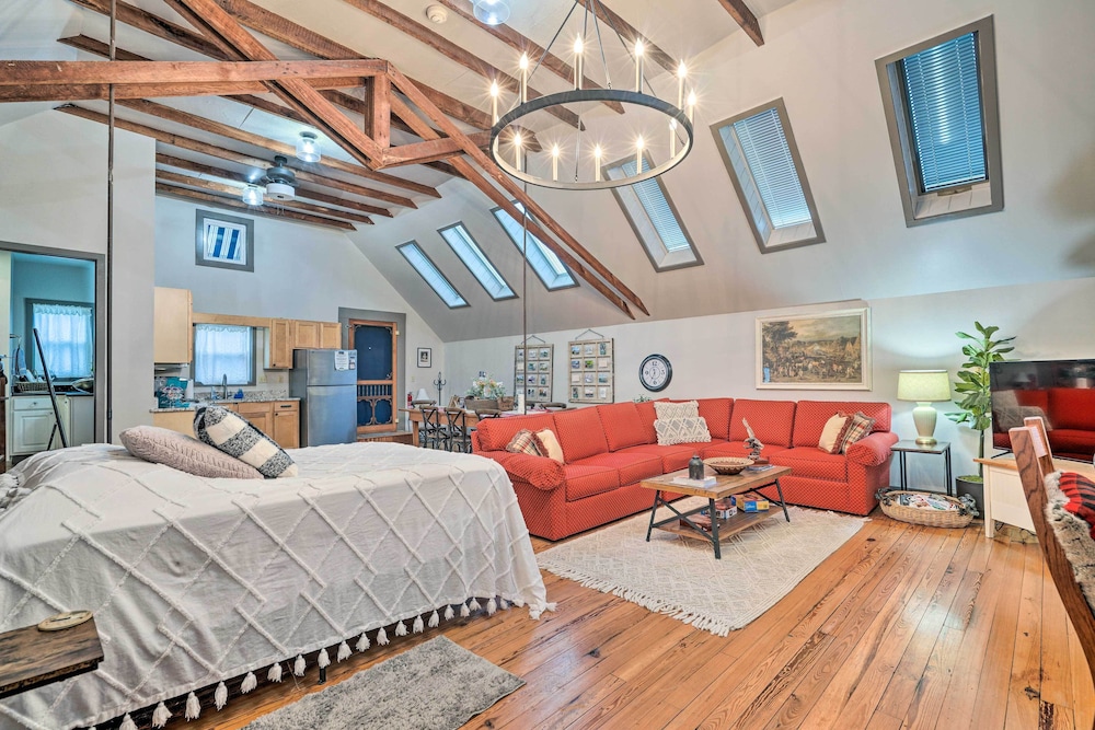 Pet-friendly Loft Vacation Rental W/ Fire Pit! - Bemus Point